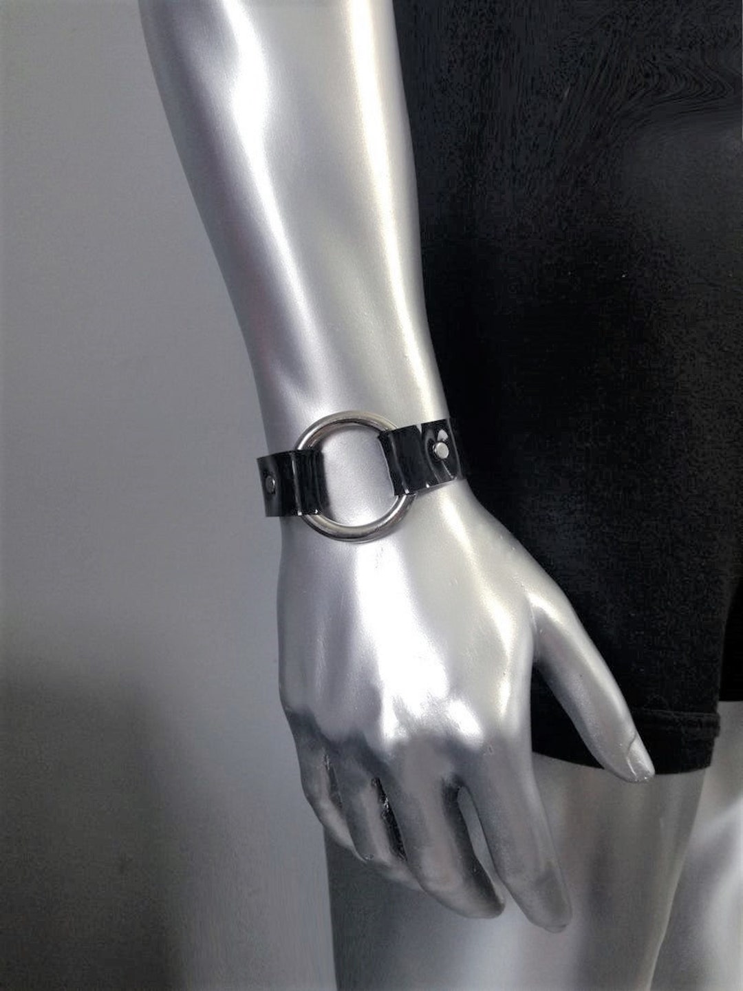 PVC O-ring Wrist Cuff, High Gloss Black Vinyl Wrist Cuff, Unisex ...