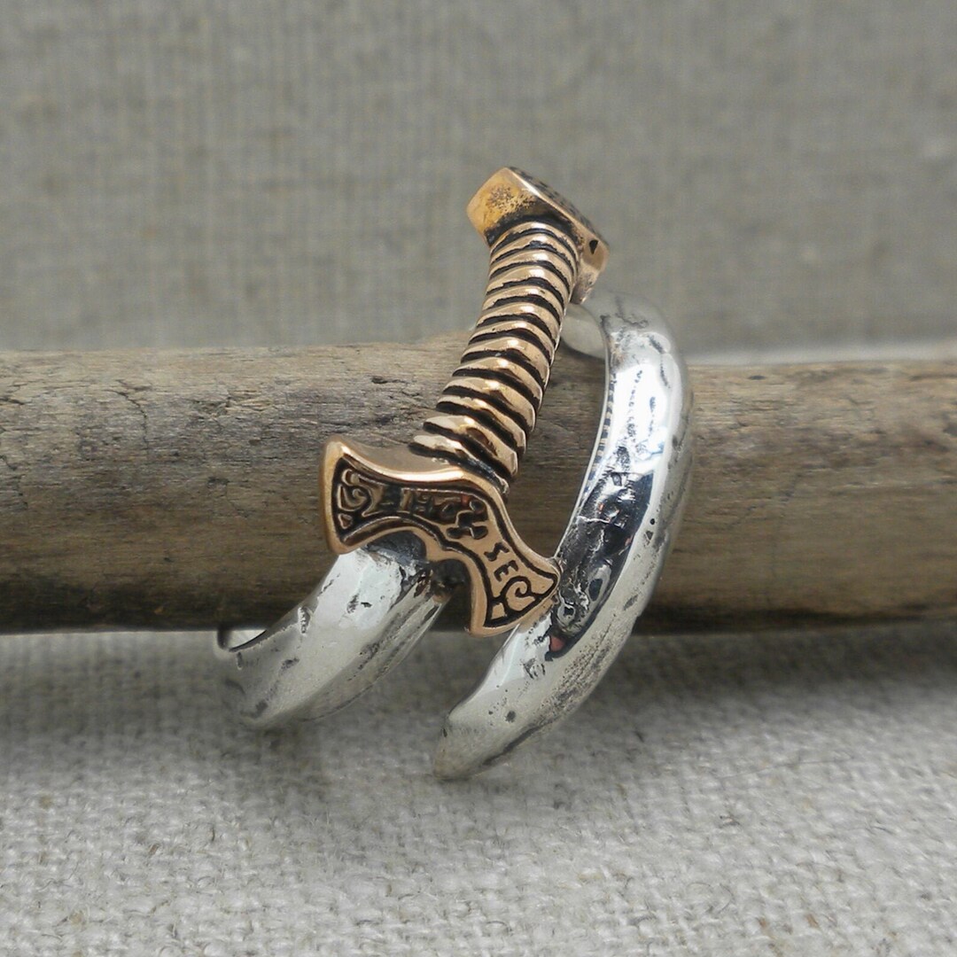 Anello con spada vichinga in bronzo e argento sterling con avvolgimento ...