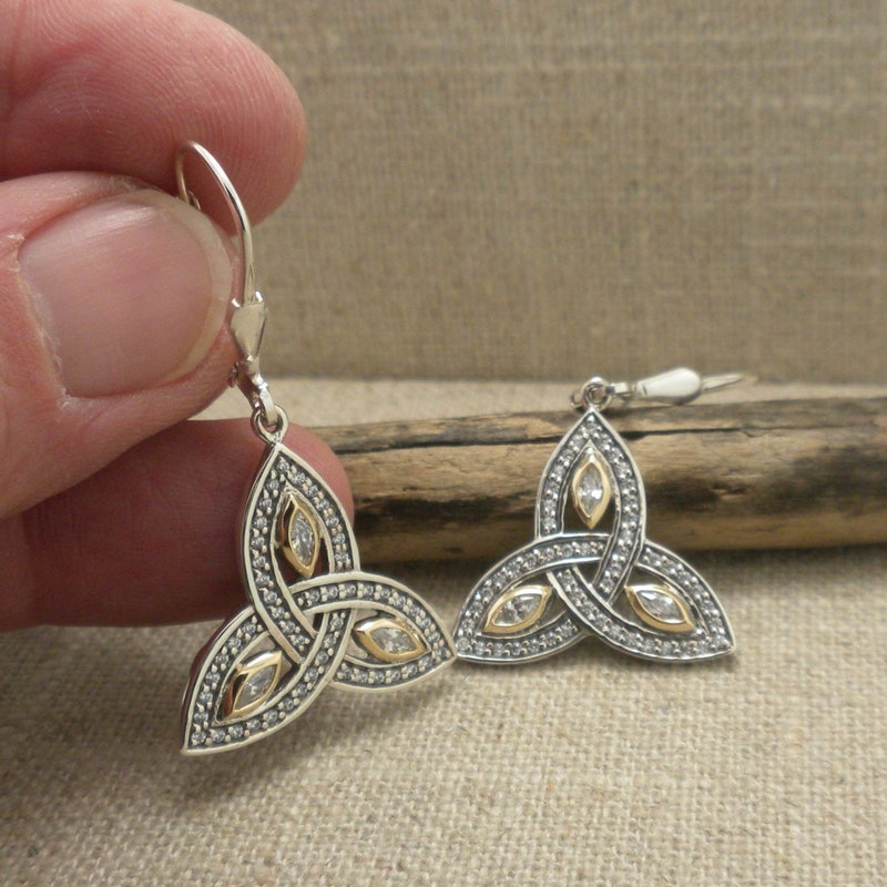 Trinity Knot Earring - Etsy