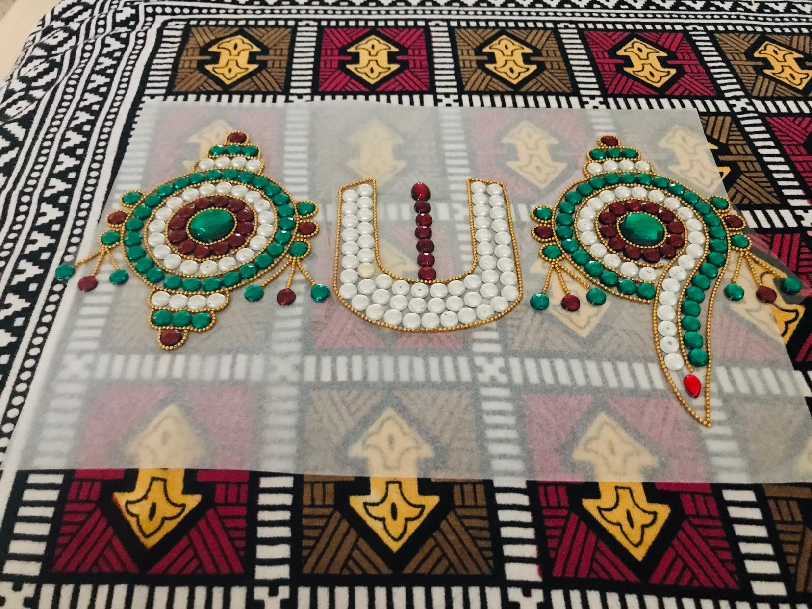 Kundan Rangoli | Sangu Chakra Namam| Shanka Chakra Nama Kundan Art ...