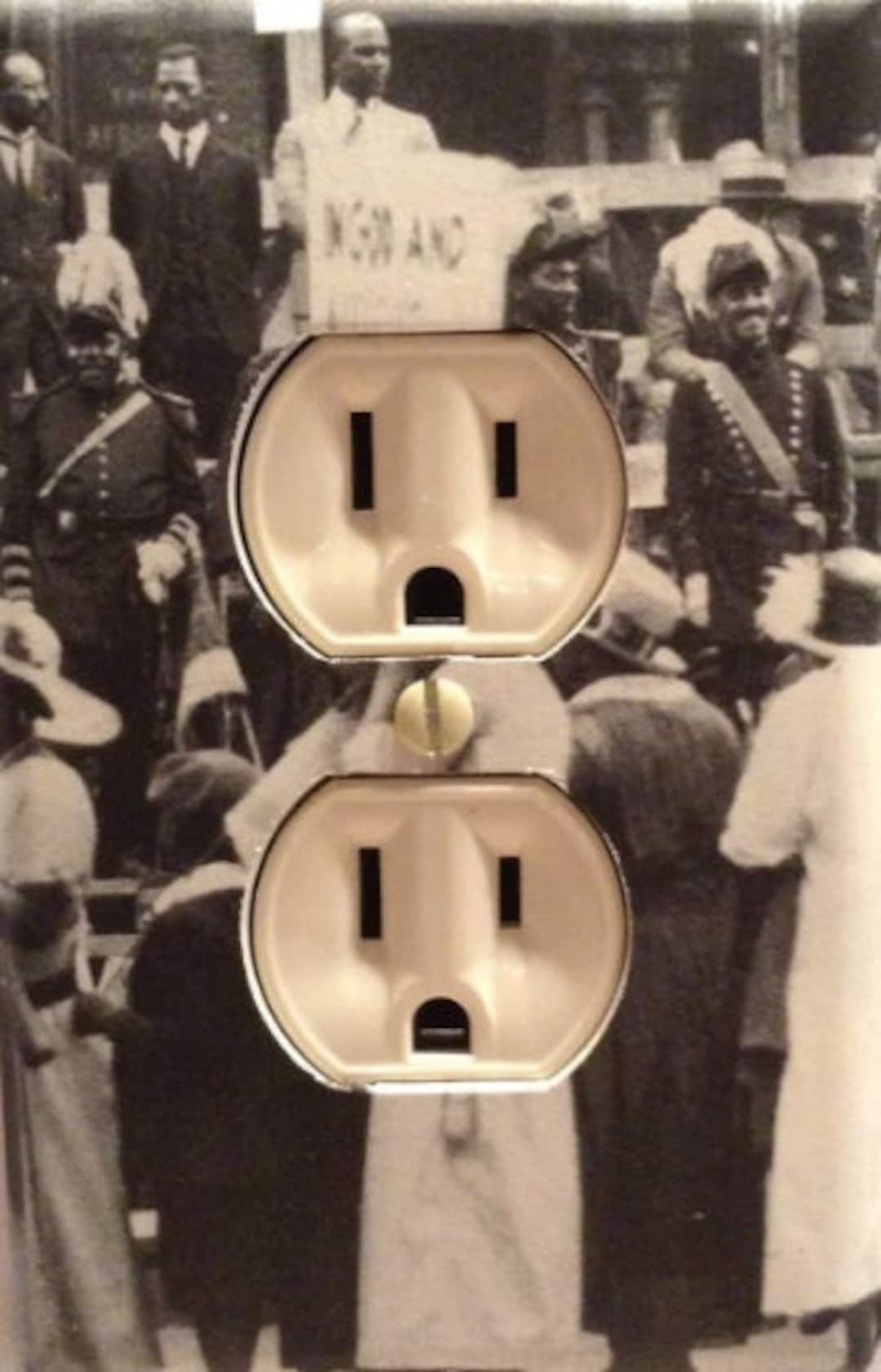 Marcus Garvey at UNIA Convention NYC in 1922 Civil Rights Outlet Cover ...