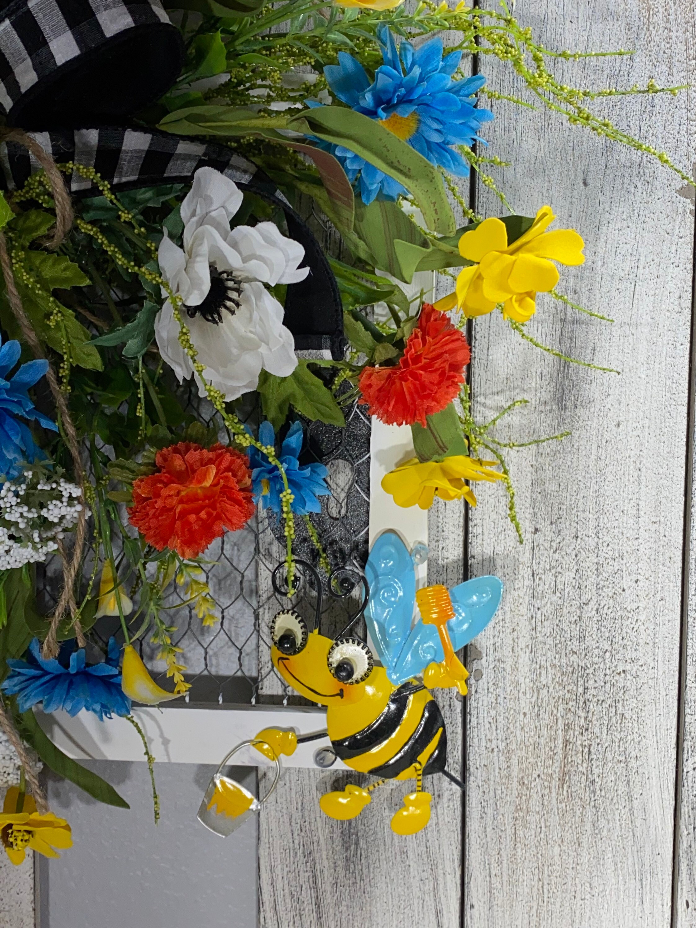 Bee Screen Frame, Bubble Bee Decor, Bee Wall Arrangement, Bee Wreath ...