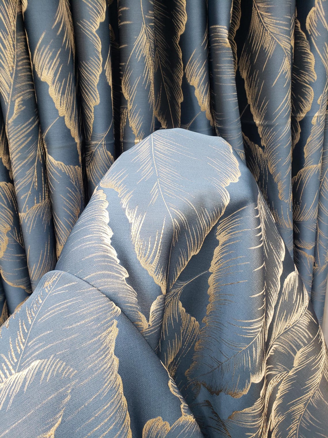 Luxury Embossed Metallic Golden Threads Leaf Pattern Drapery Leaf ...