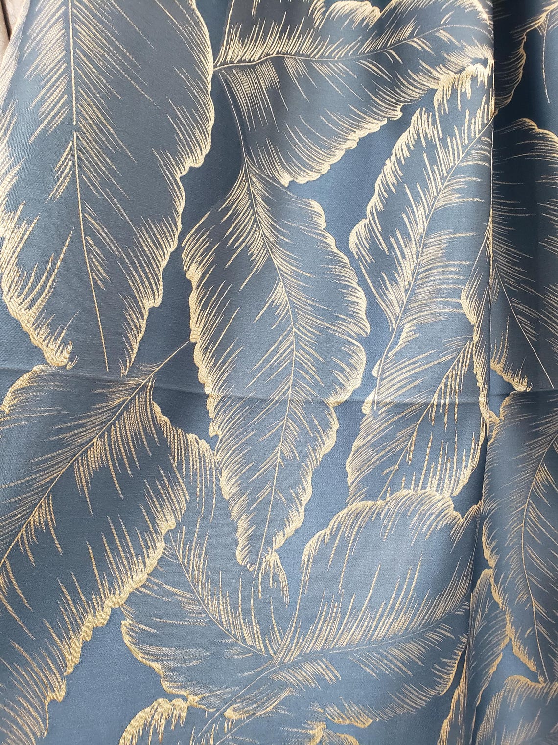 Luxury Embossed Metallic Golden Threads Leaf Pattern Drapery Leaf ...