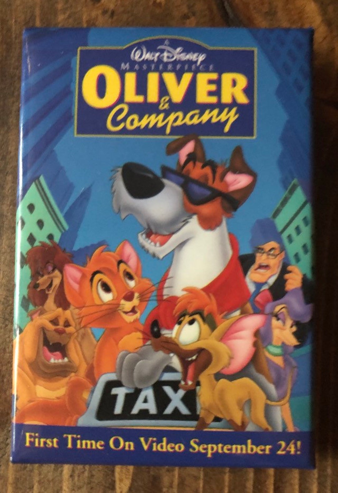 Walt Disneys Masterpiece Oliver and Company Pin 3x2 Inches Cartoon ...