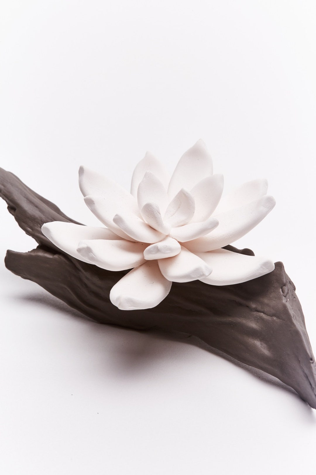 Oil Diffuser, Porcelaine Flower Fixed on a Ceramic Stand. Perfect for ...