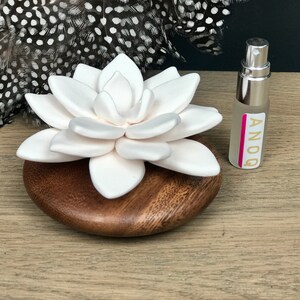 Essential Oil Diffuser, Air Freshener Star Flower, Made of Wood and ...