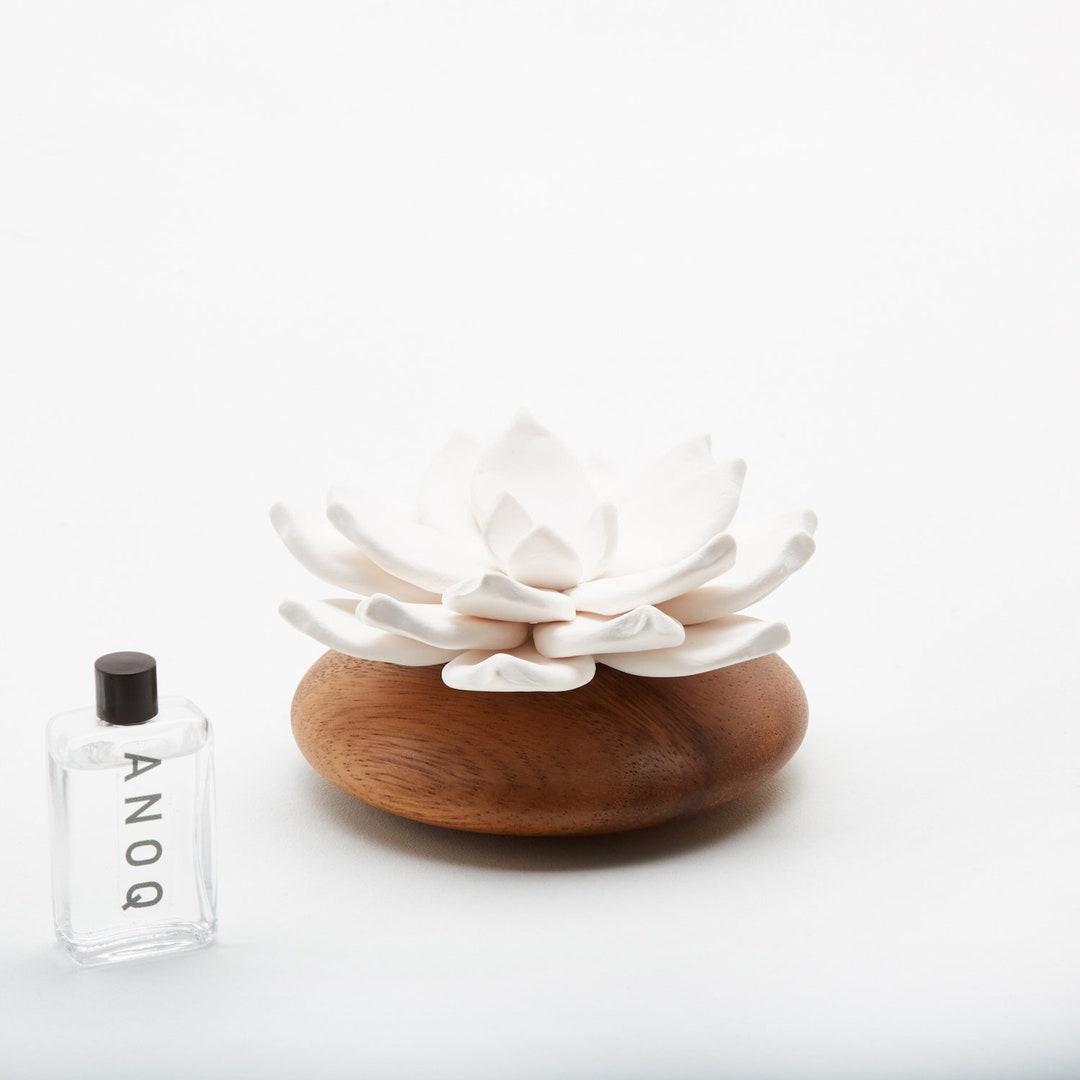 Essential Oil Diffuser, Air Freshener Star Flower, Made of Wood and ...