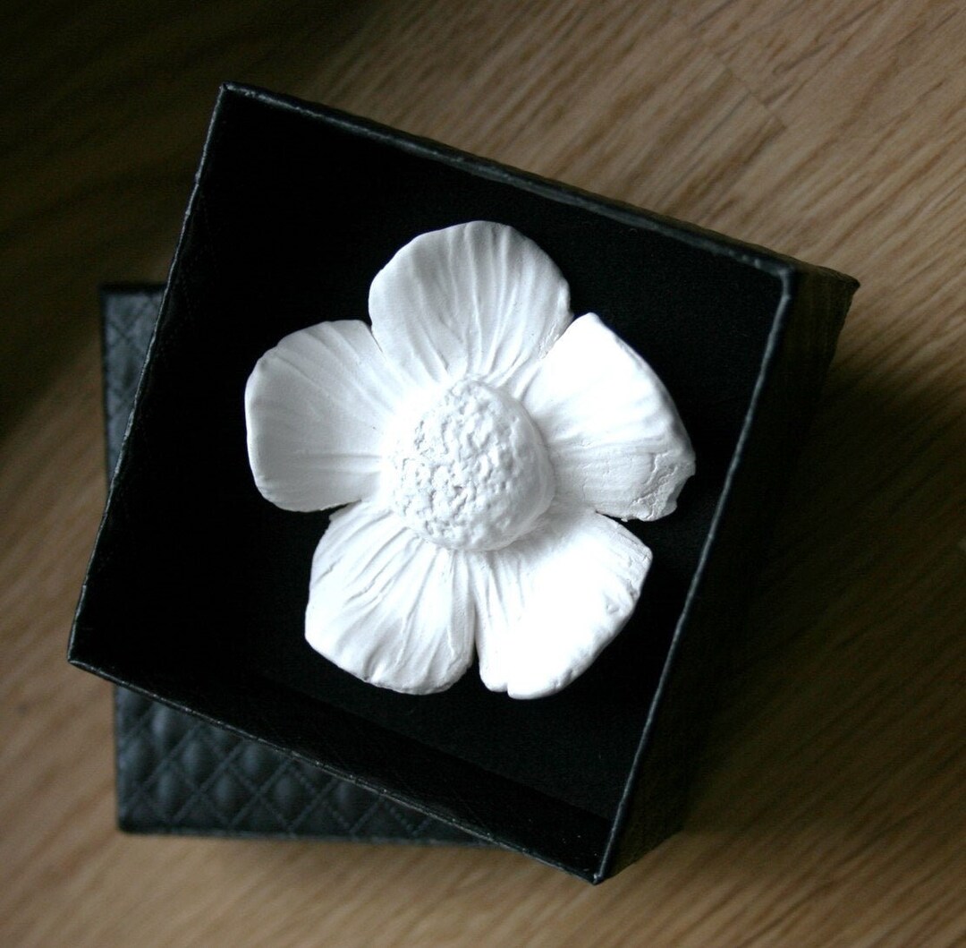 Oil Diffuser, Porcelain Flower to Perfume With Scent, Floral Diffuser ...