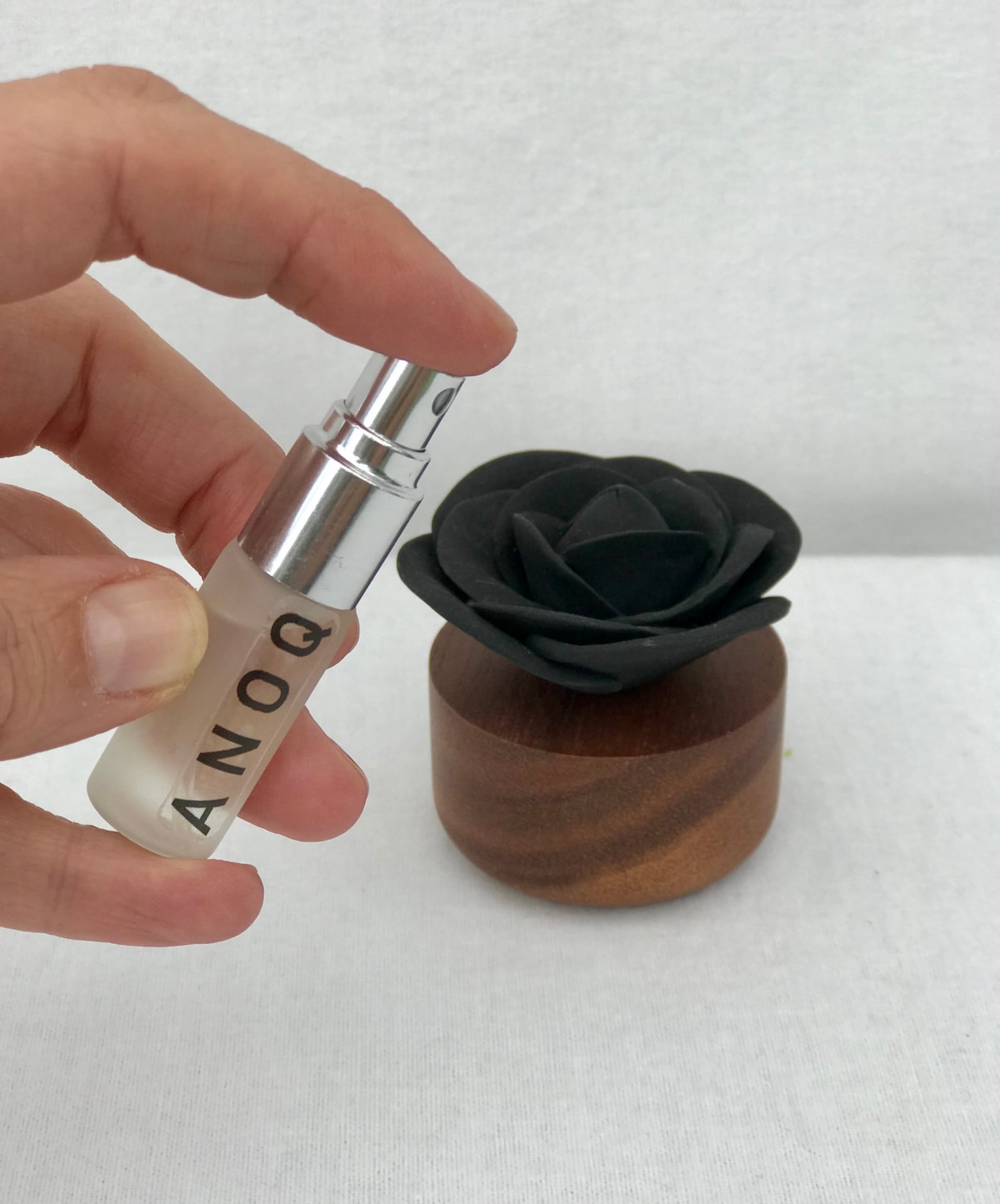 Oil Diffuser, Porcelain Rose Flower, Aroma Diffuser, Put 3 Drop of ...