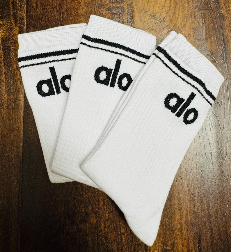 New Alo Yoga Socks 3-pack: Unisex Half-crew Black Logo White Throwback ...