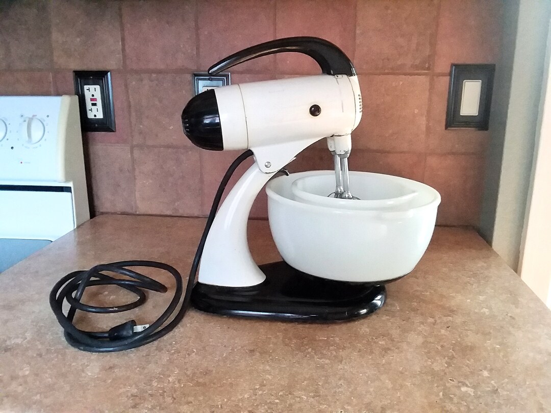 1950's Sunbeam Mixermaster Model 9 With Stand, Bowls, Beaters, Vintage ...