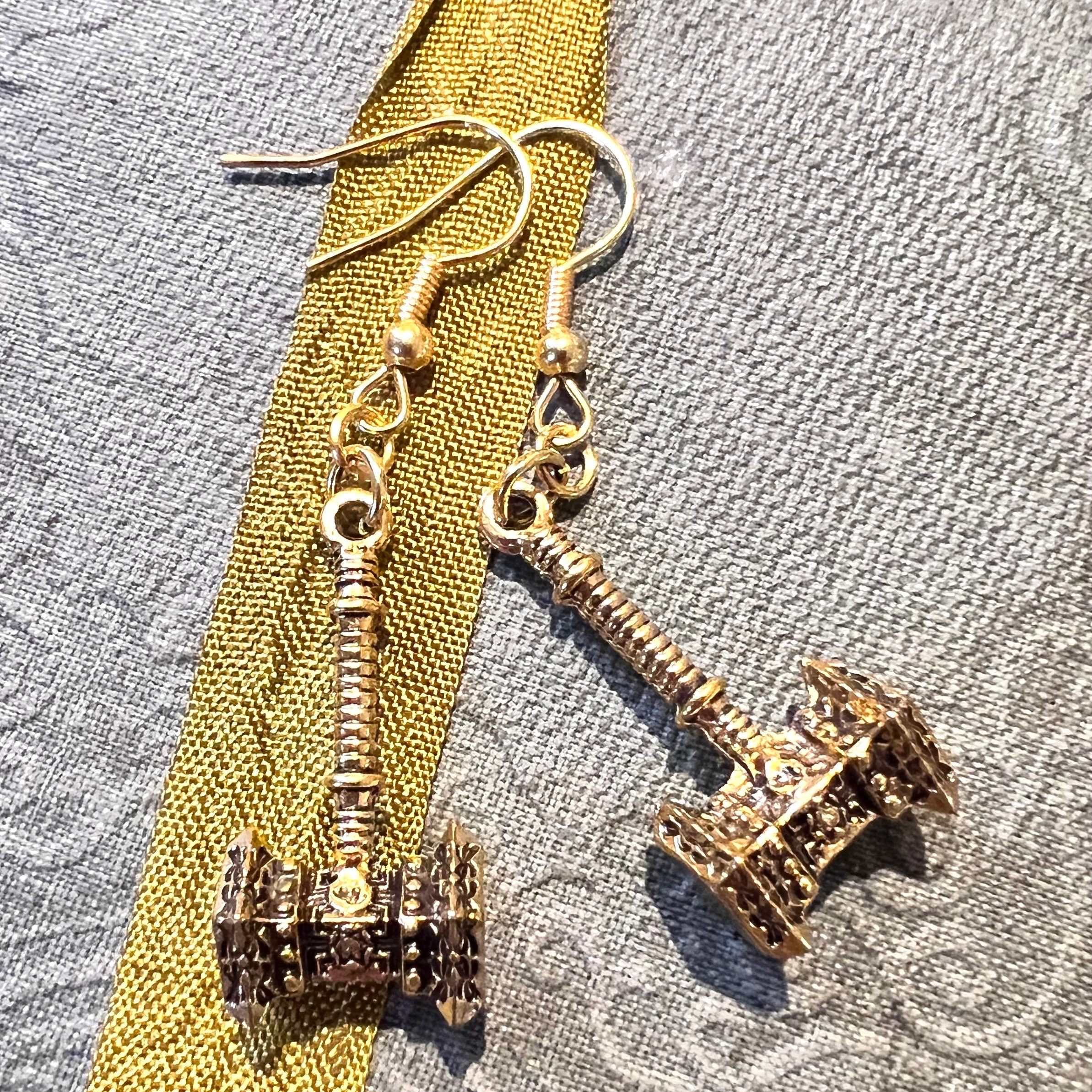 Dungeons and Dragons Jewellery. DND Jewellery. Barbarian War Hammer ...