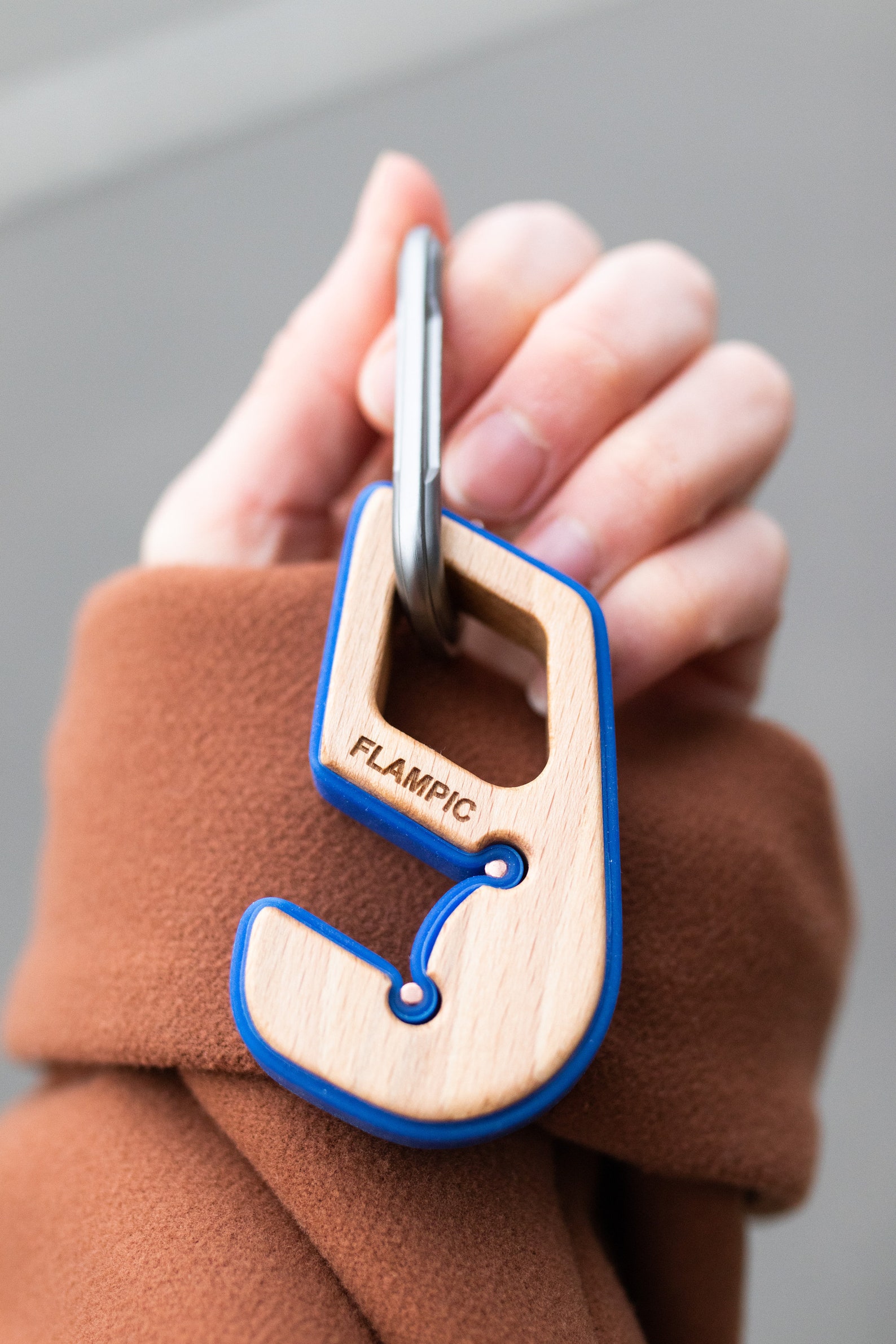 Keychain Phone Stand, Phone Holder, Travel Accessories, Docking Station ...