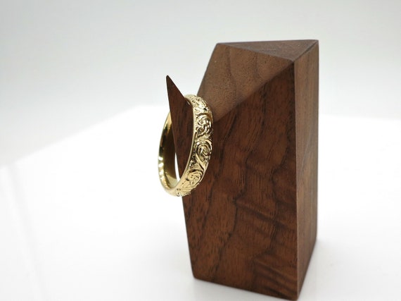 Hand Made 18 Karat Gold Band Hand Engraved With Deep Cuts - Etsy
