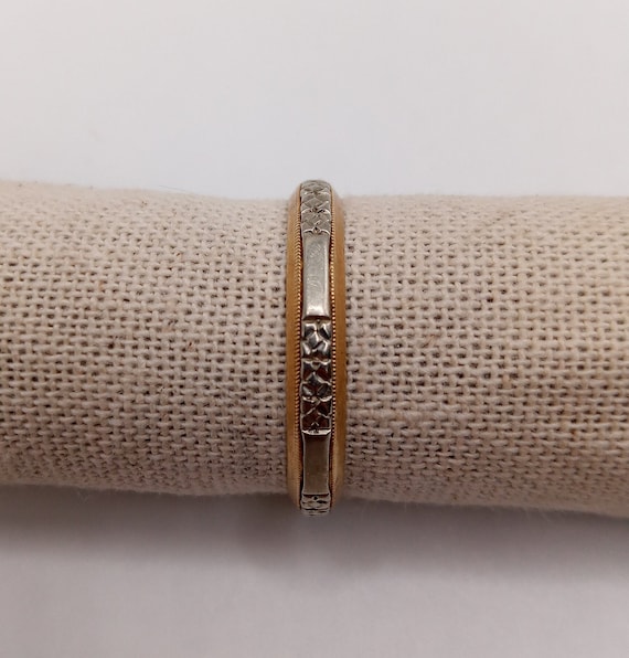 Keepsake 14k Gold Wedding Ring - Gem