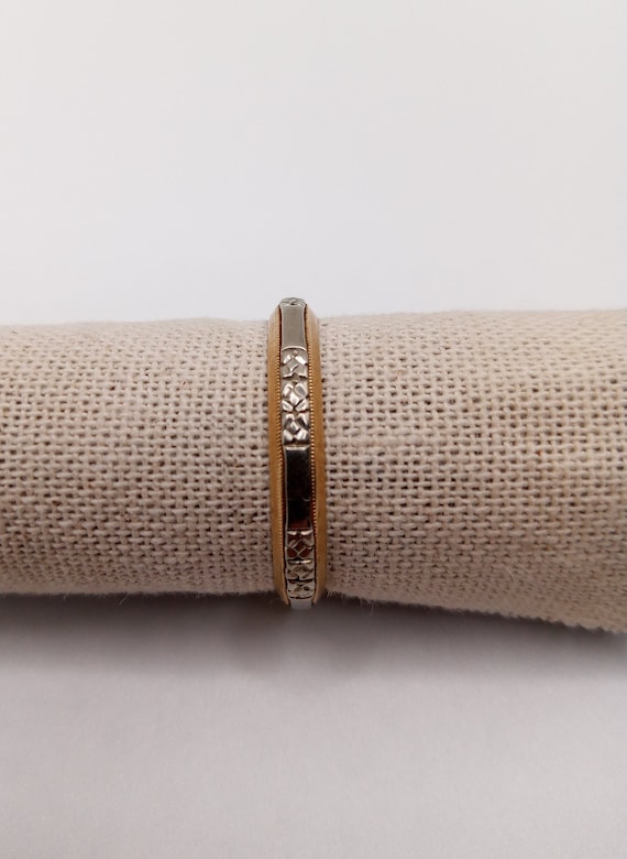 Keepsake 14k Gold Wedding Ring - Gem