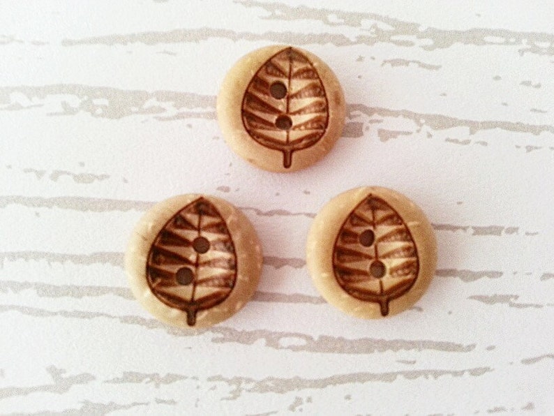 Leaf Buttons, Coconut Shell Buttons, Leaves Print Buttons, 11 Mm ...