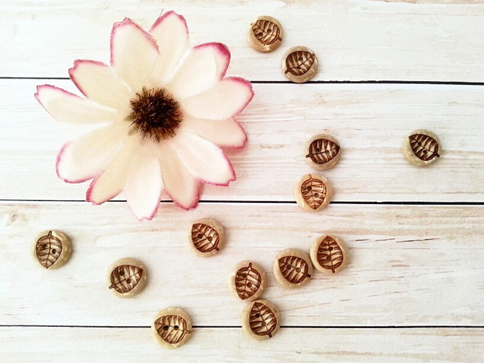 Leaf Buttons, Coconut Shell Buttons, Leaves Print Buttons, 11 Mm ...
