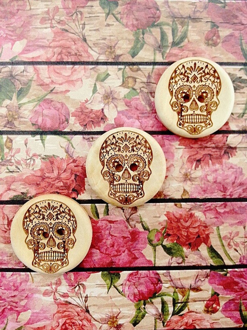 Skull Buttons Halloween Buttons Wooden Buttons Gothic - Etsy