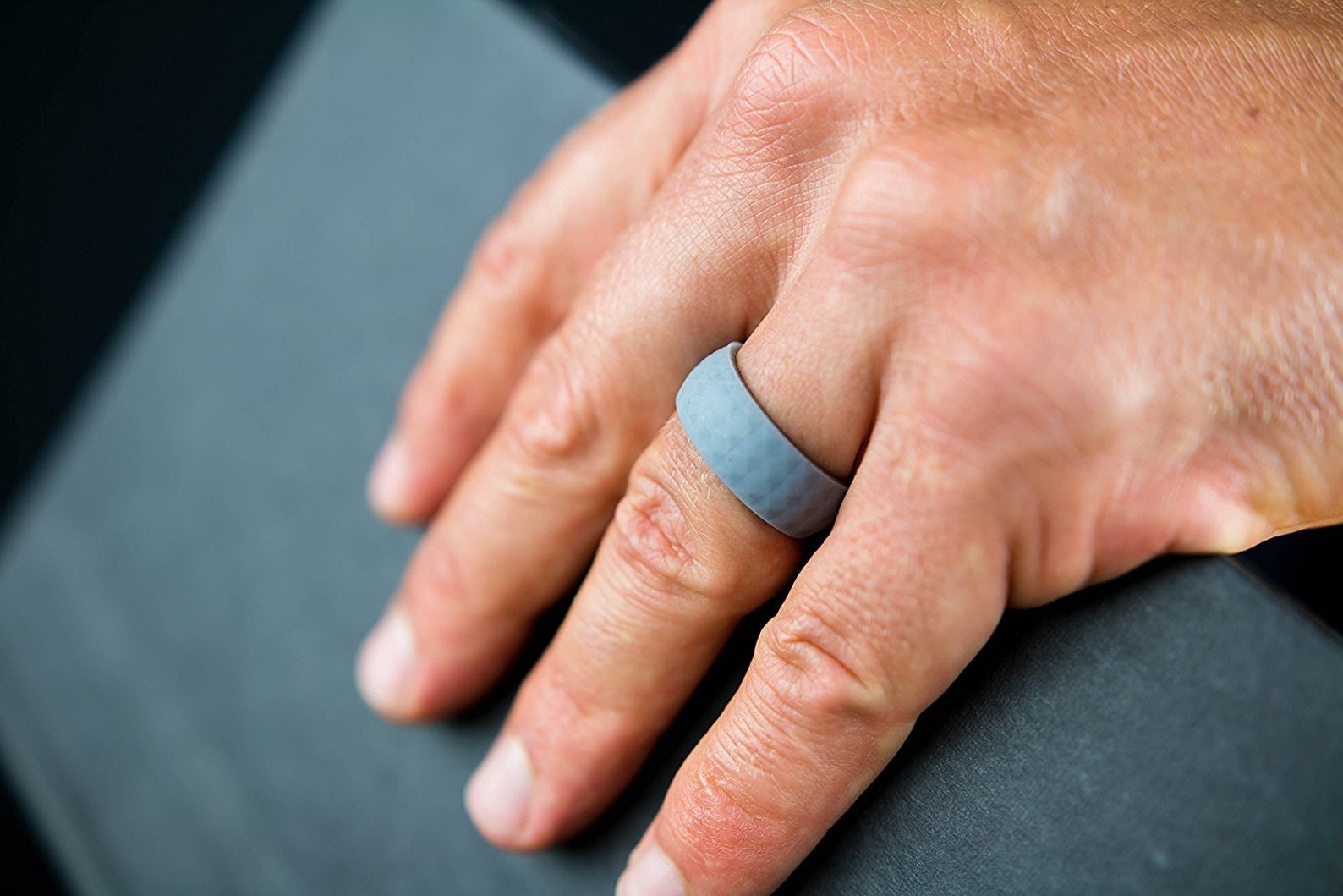 Silicone Wedding Ring Band for Men Modern Hammered 3 PACK - Etsy 日本