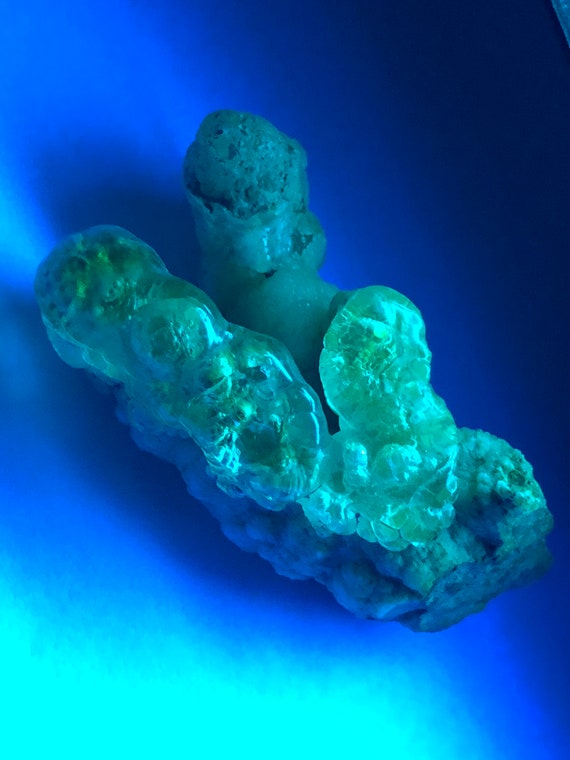 Botryoidal Hyalite Opal UV Reactive | Etsy