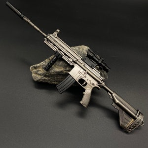 Re4 Leon S Kennedy Weapons Red 9 Pistol RPG Thompson Submachine Le5 ...