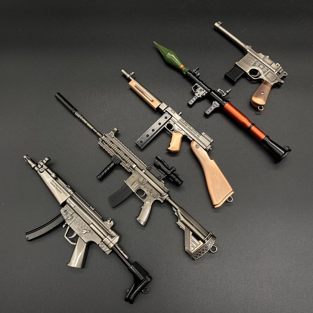 Re4 Leon S Kennedy Weapons Red 9 Pistol RPG Thompson Submachine Le5 ...