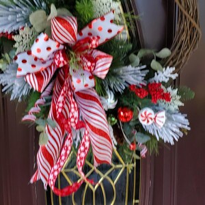 Candy Cane Christmas Wreath Red and White Candy Cane Ornament ...