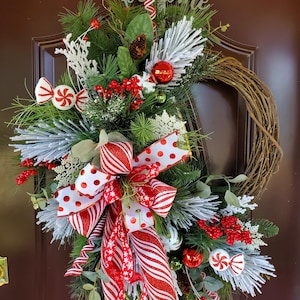 Candy Cane Christmas Wreath Red and White Candy Cane Ornament ...