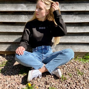 Daisy Jumper Black, Embroidery, Sweatshirt, Flowers, Black Top, Glitter ...