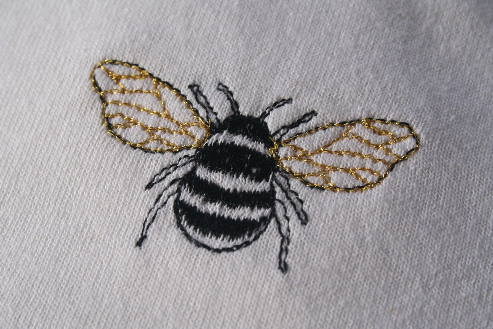 Bee Embroidered T-shirt Bumblebee Embroidered Gift Nature | Etsy UK