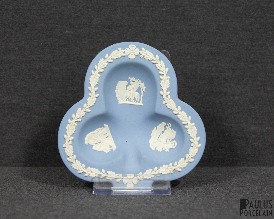 A Wedgwood Jasperware Blue Clover Shaped Plate - Etsy