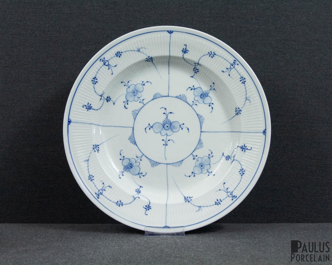 An Antique Grainer Rauenstein Round Serving Platter or Serving Tray ...