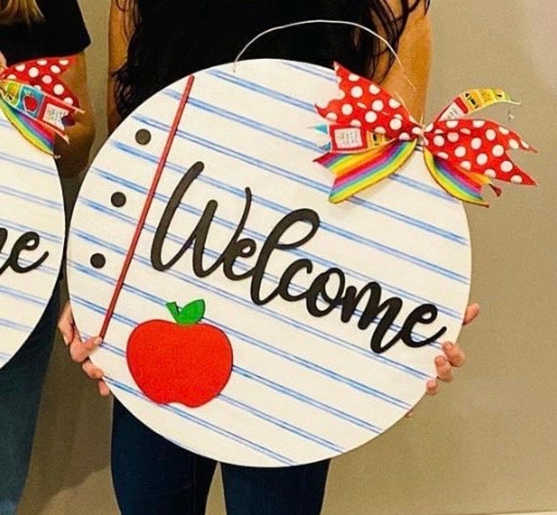 Teacher Notebook Paper Circle Door Hanger|teacher Door Hanger| Back to ...