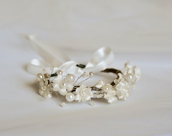 Corsage Bracelet, Small Corsage, Ivory Flower Wrist Corsage, Wedding ...