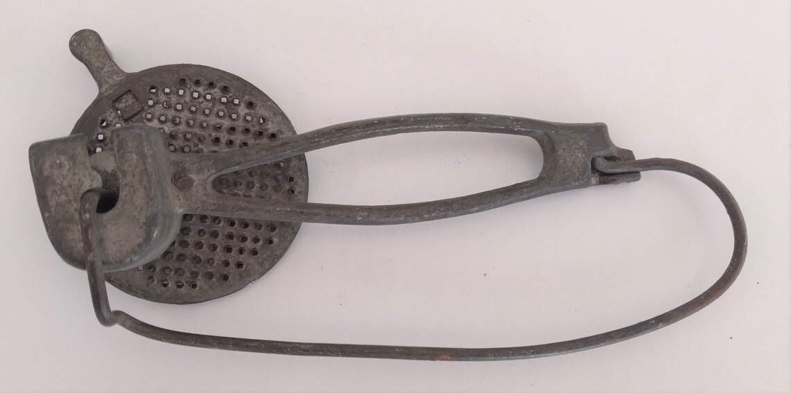 Antique Wire-handled Mechanical Nutmeg Grater Grinder. Kitchen Tool ...