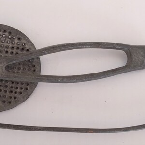 Antique Wire-handled Mechanical Nutmeg Grater Grinder. Kitchen Tool ...