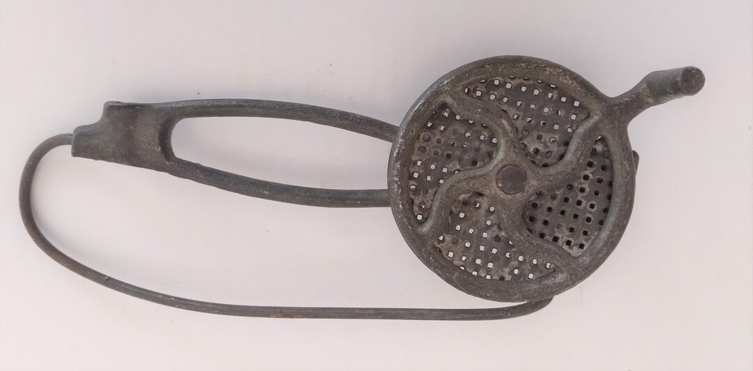 Antique Wire-handled Mechanical Nutmeg Grater Grinder. Kitchen Tool ...