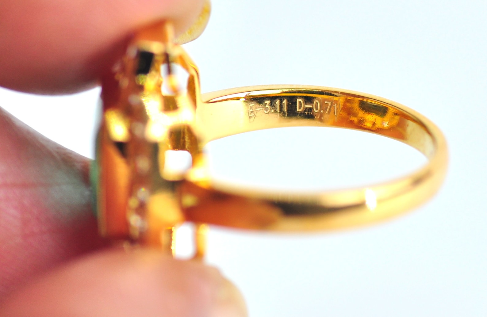 Certified GIA GG Top Grade 18KT Y/G 3.11 Carats Colombian - Etsy