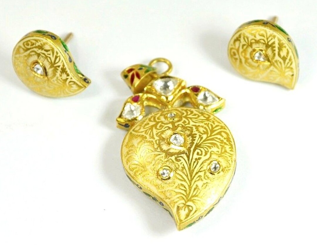 Rare Vintage 23KT Gold Mughal White Enamel Diamond Pendant Earrings Set ...