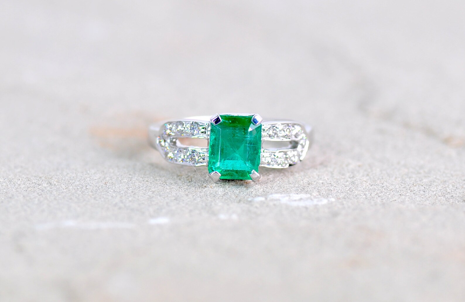 GIA GG Certified Top Grade 18KT Y/G 2.32 Carats Colombian - Etsy