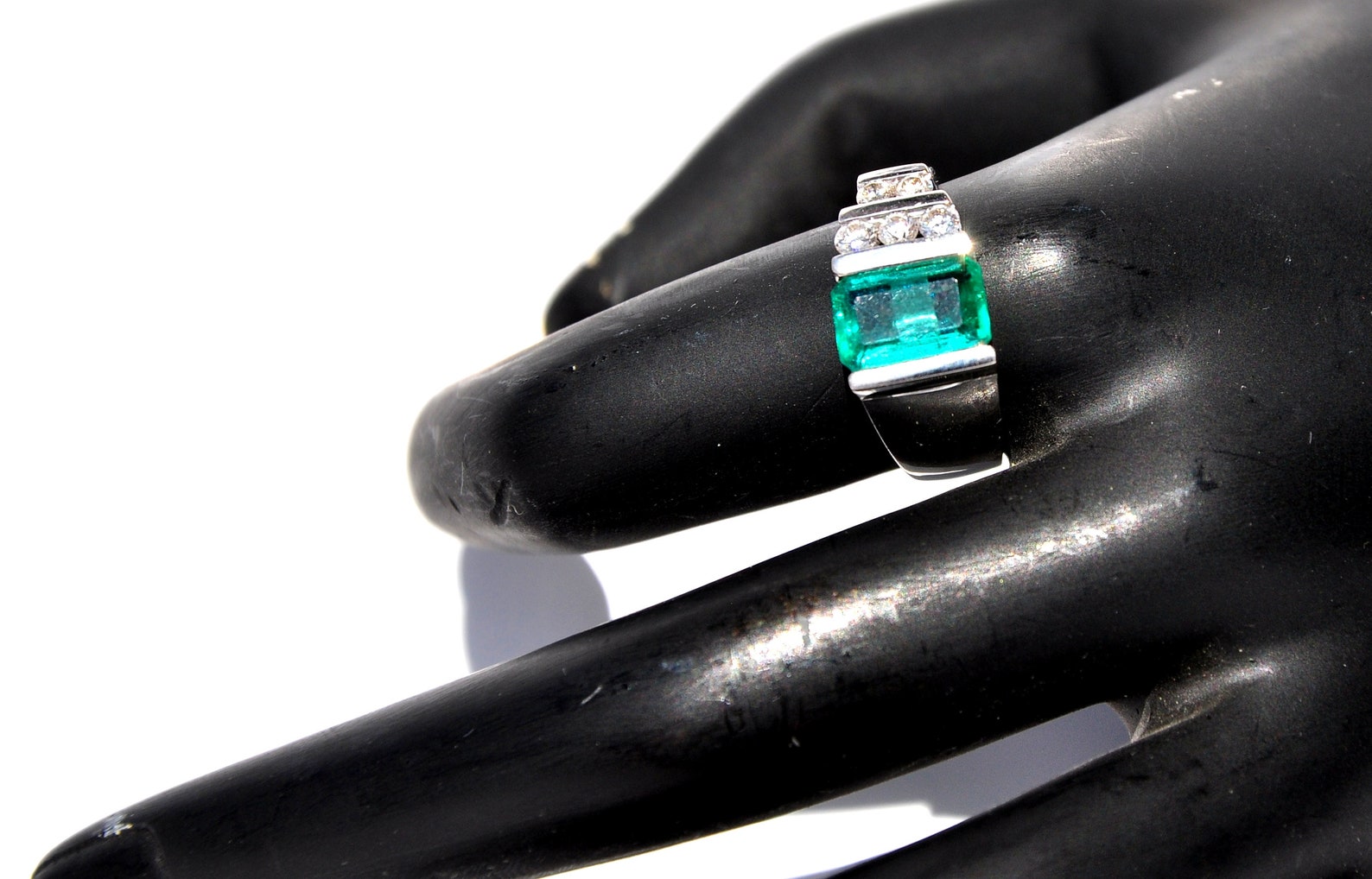 GIA GG Certified Handmade 18KT White Gold Top Grade Emerald Diamond ...