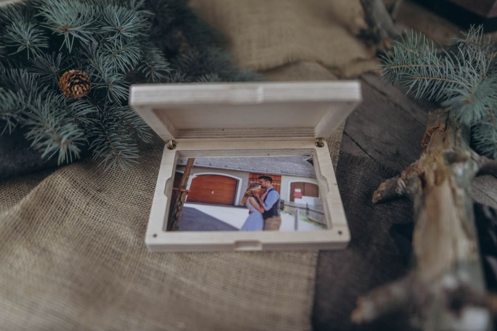 Wooden Photo Box for 4x6 Photos, Wedding Photo Box With Personalized ...