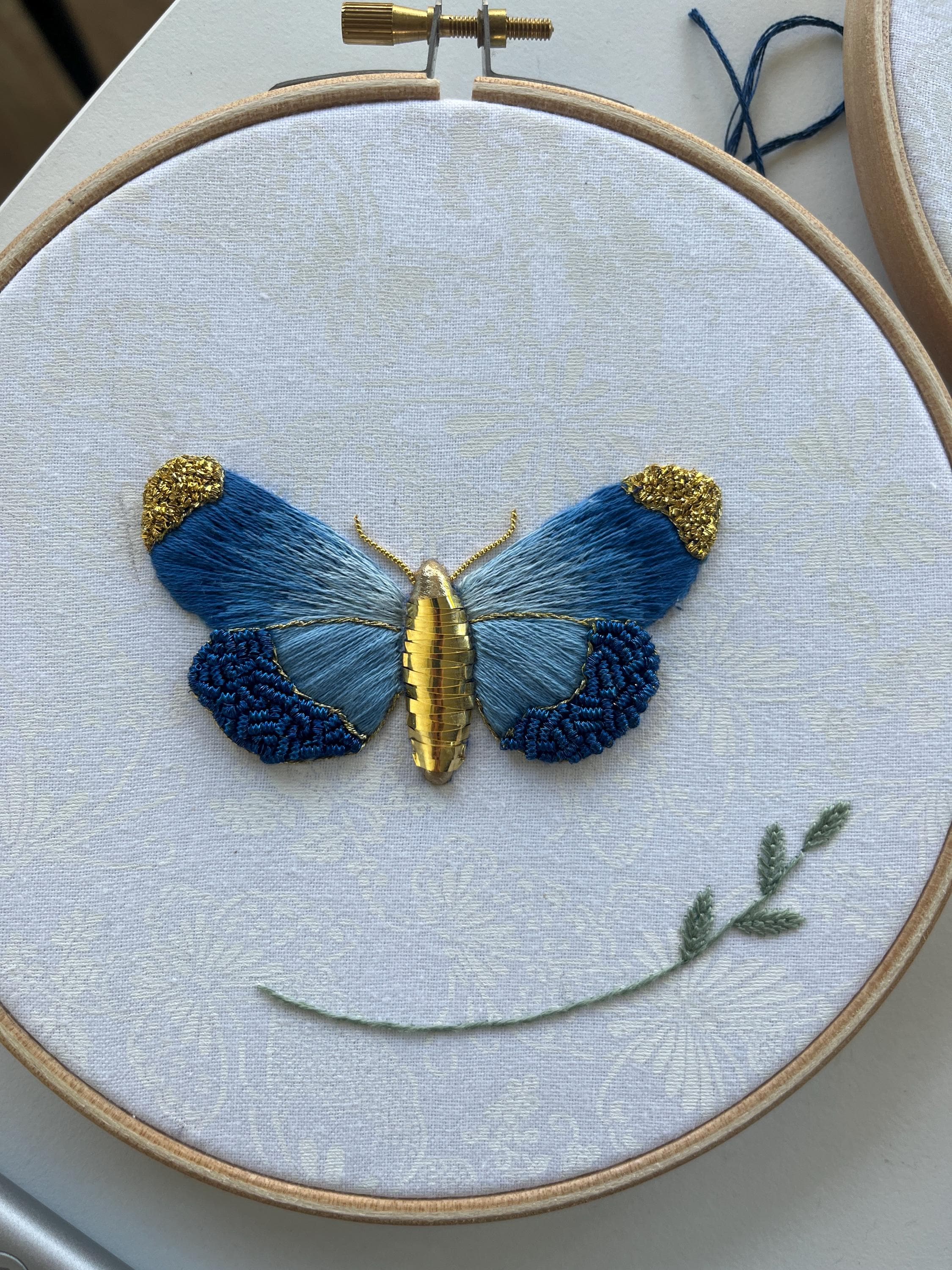 Goldwork Moth Embroidery Art: 3D Silk Shading in 6" Hoop - Etsy
