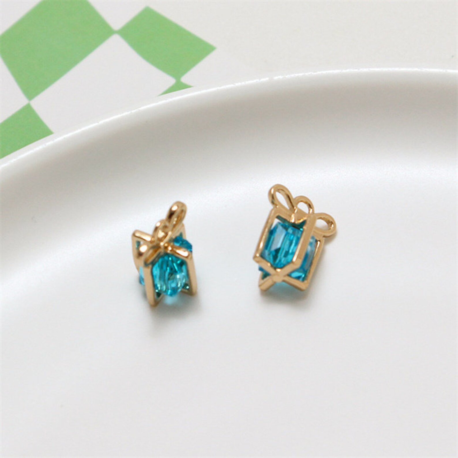 6pcs Crystal Gift Box Pendant Charm,gold Plated Brass Pendant Charm ...