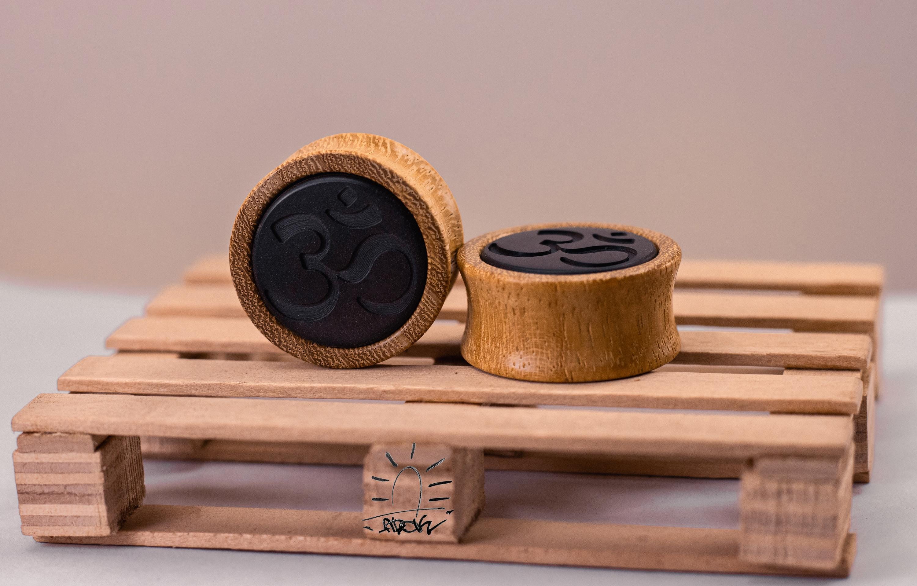 Handmade Om Symbol Wood Ear Plugs • Organic Engraved Gauges - Etsy