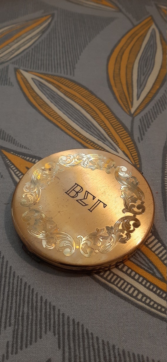 Elgin American Gold Tone compact, Round Compact, Deco… - Gem