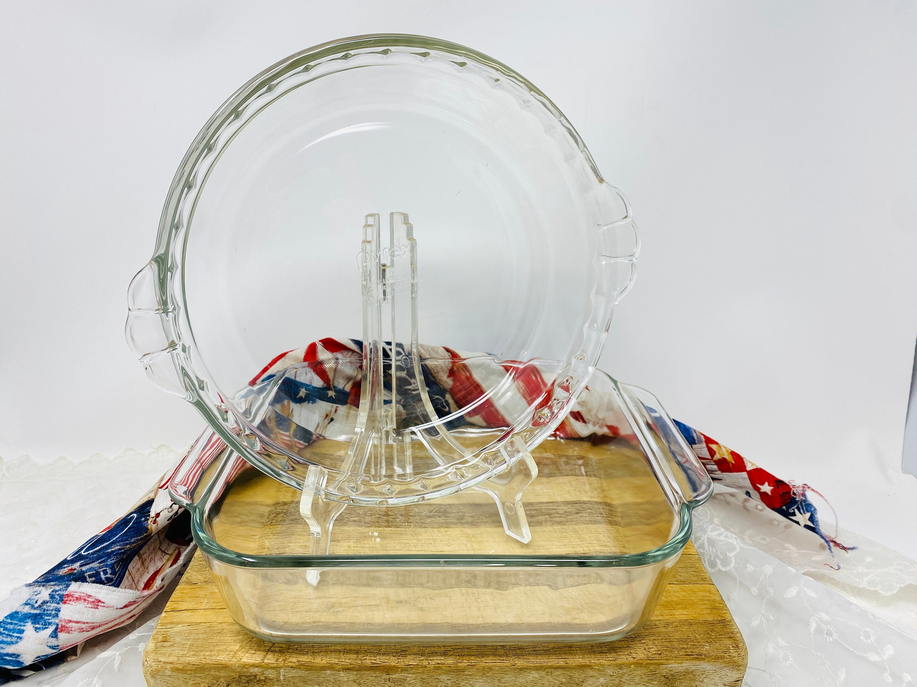 Vintage Pyrex Pie Dish