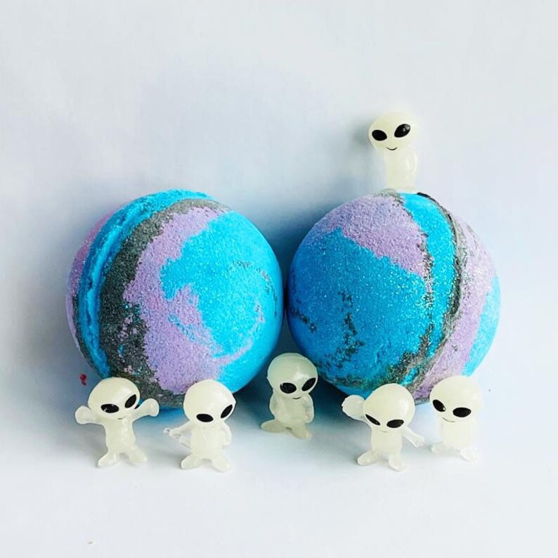 Galaxy Alien Surprise Bath Bomb Glow in Dark Alien Surprise | Etsy